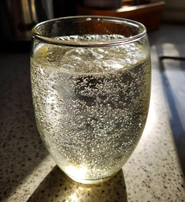 Drink Water: 8 Simple Ways to Hydrate Your Body Daily